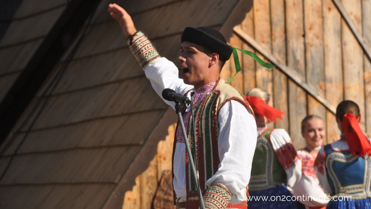 SLOVAK FOLKLORE IN PICTURES - ON 2 CONTINENTS