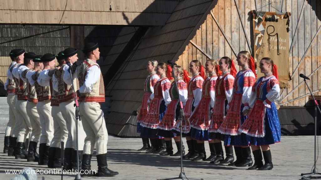 SLOVAK FOLKLORE IN PICTURES - ON 2 CONTINENTS