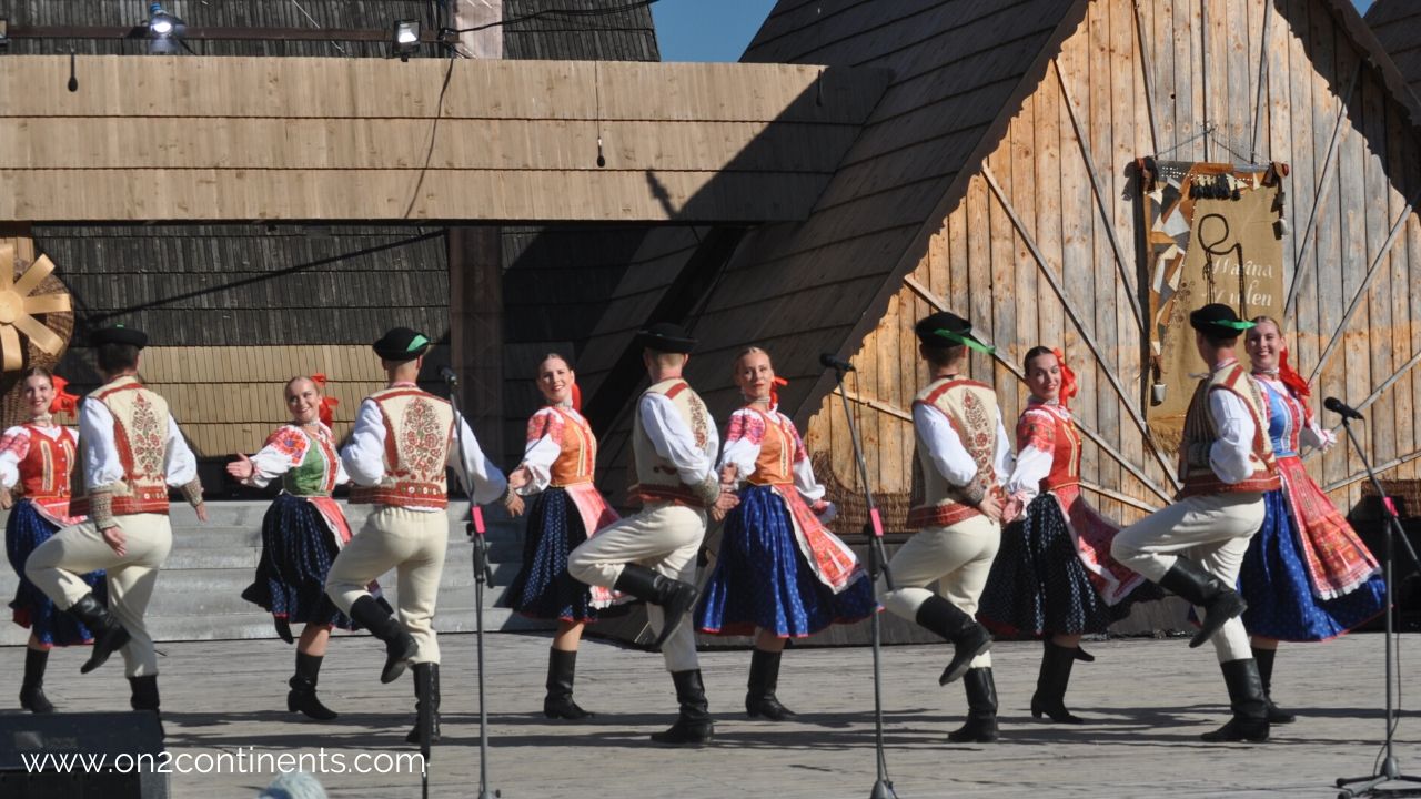 SLOVAK FOLKLORE IN PICTURES - ON 2 CONTINENTS