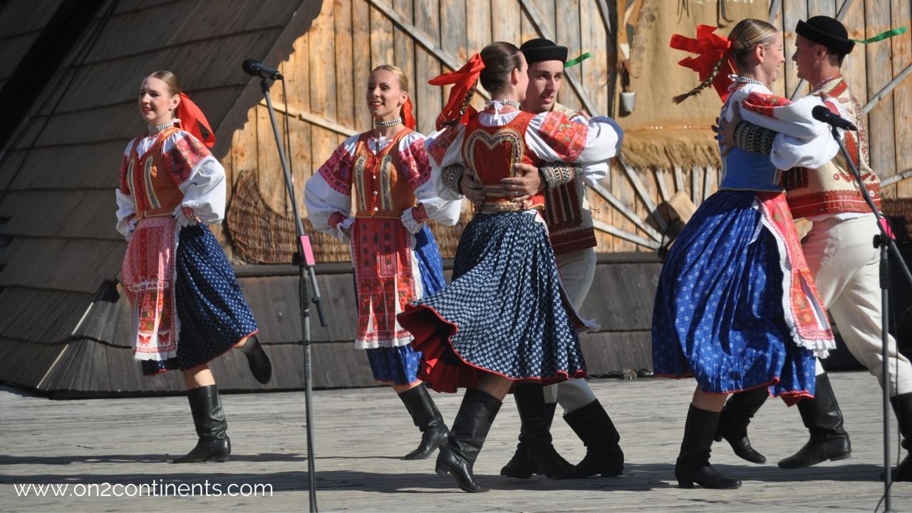 SLOVAK FOLKLORE IN PICTURES - ON 2 CONTINENTS