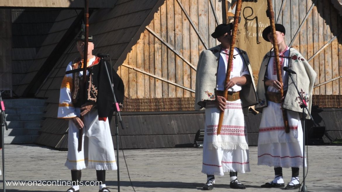 SLOVAK FOLKLORE IN PICTURES - ON 2 CONTINENTS