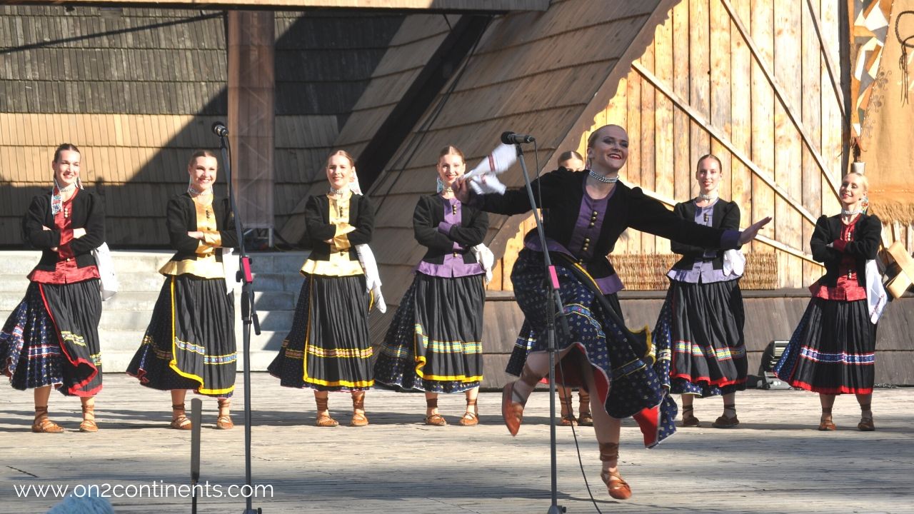 SLOVAK FOLKLORE IN PICTURES - ON 2 CONTINENTS