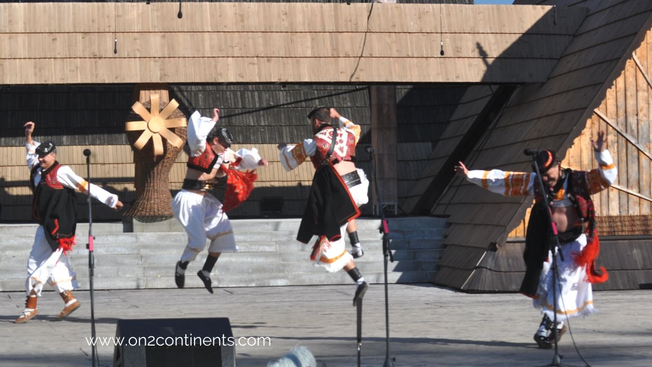 SLOVAK FOLKLORE IN PICTURES - ON 2 CONTINENTS