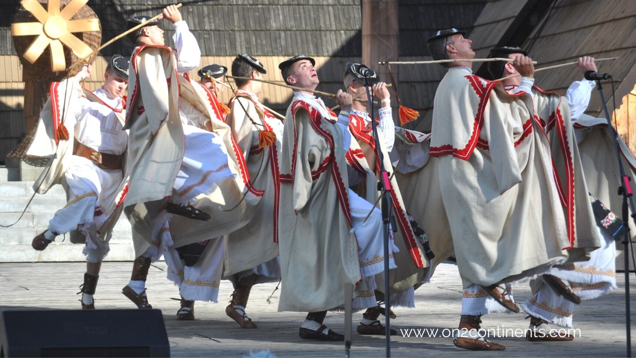 SLOVAK FOLKLORE IN PICTURES - ON 2 CONTINENTS