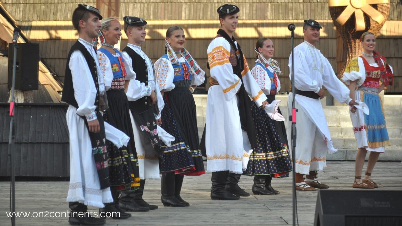 SLOVAK FOLKLORE IN PICTURES - ON 2 CONTINENTS