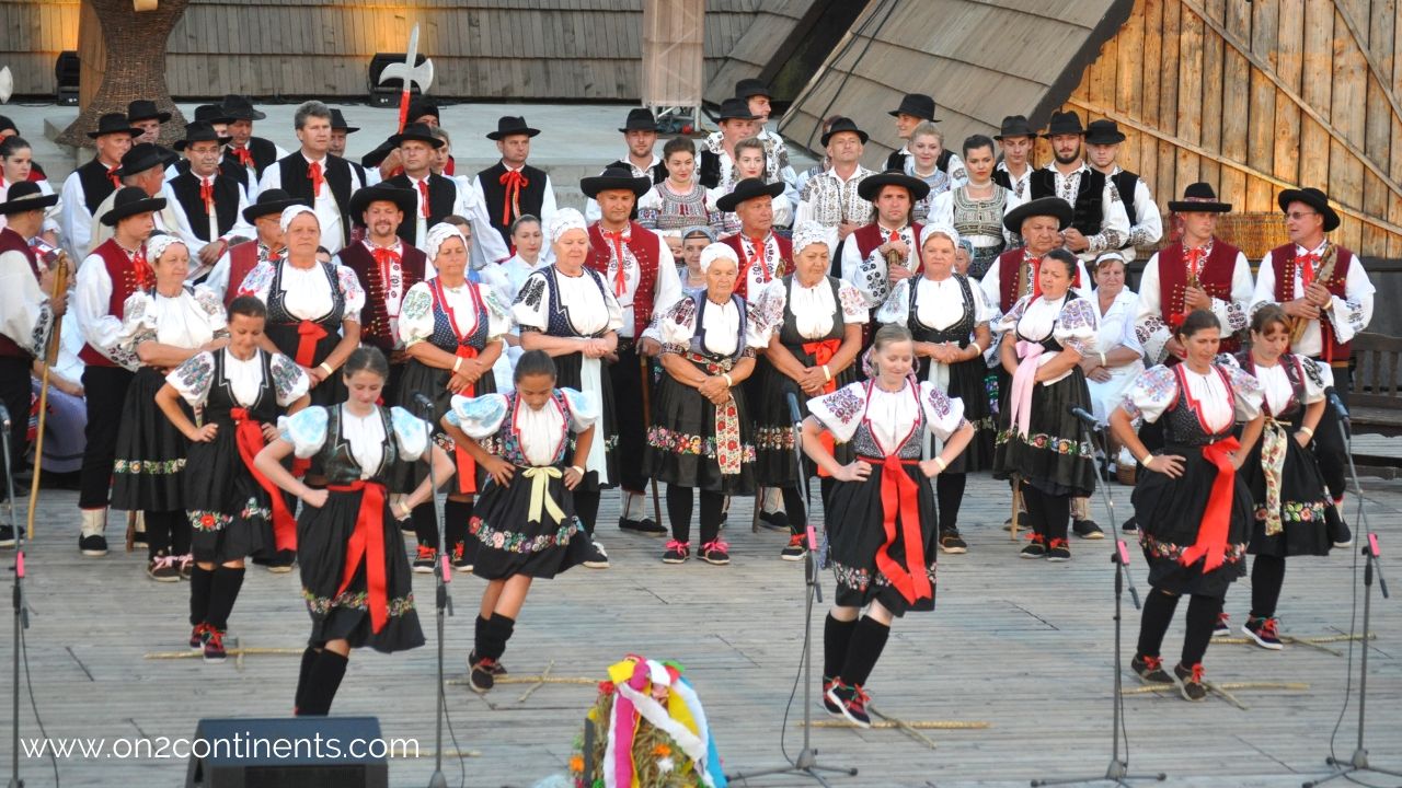 SLOVAK FOLKLORE IN PICTURES - ON 2 CONTINENTS