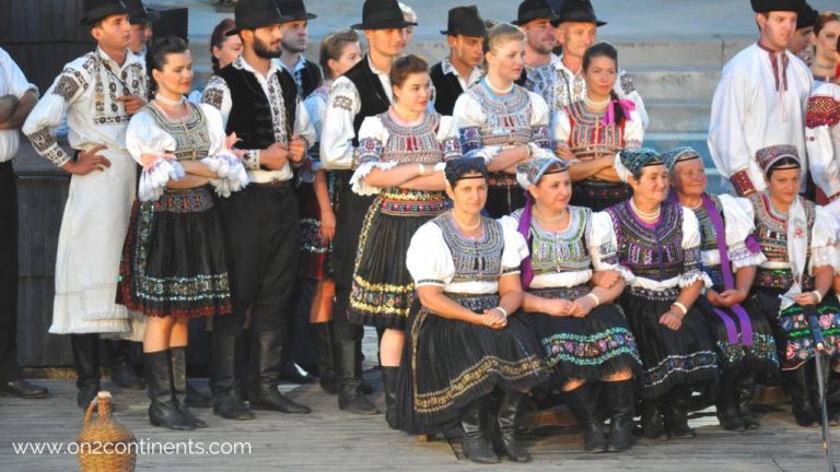 SLOVAK FOLKLORE IN PICTURES - ON 2 CONTINENTS