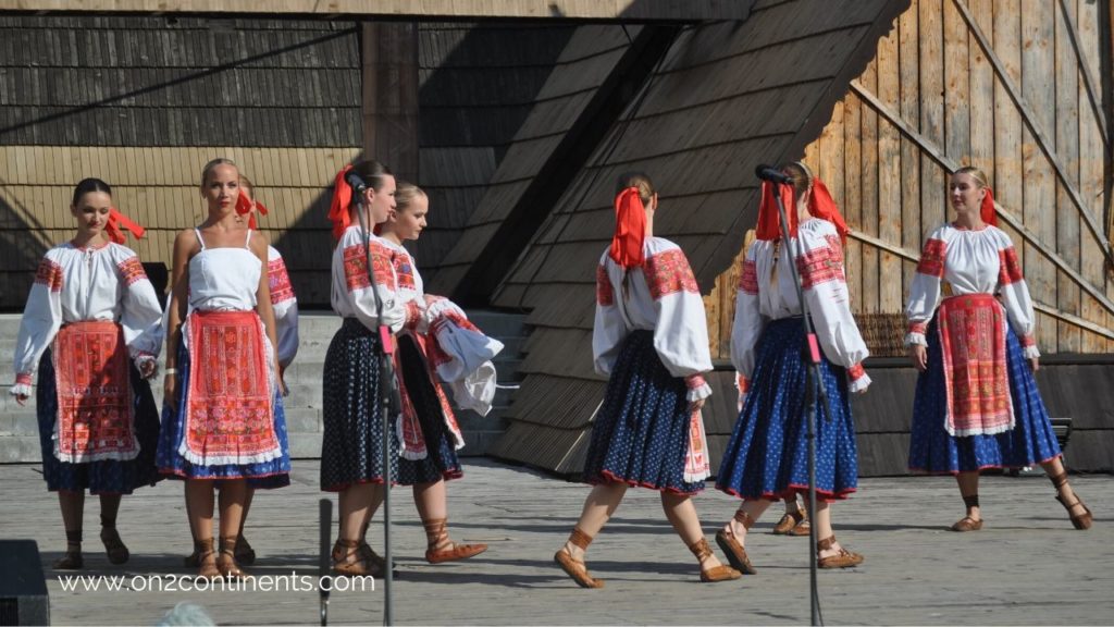 SLOVAK FOLKLORE IN PICTURES - ON 2 CONTINENTS