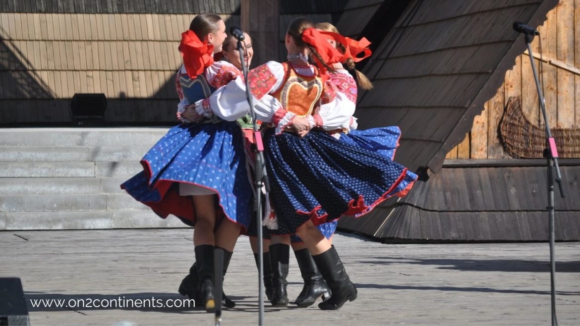 SLOVAK FOLKLORE IN PICTURES - ON 2 CONTINENTS