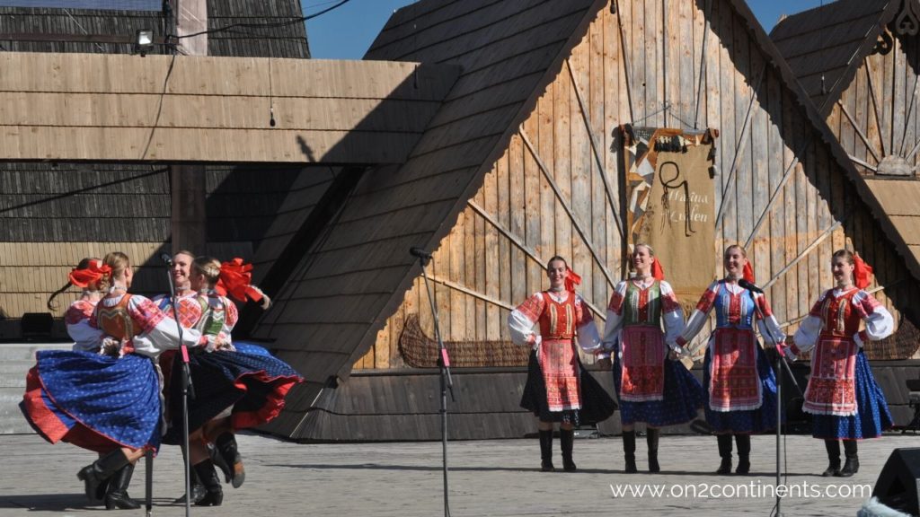 SLOVAK FOLKLORE IN PICTURES - ON 2 CONTINENTS