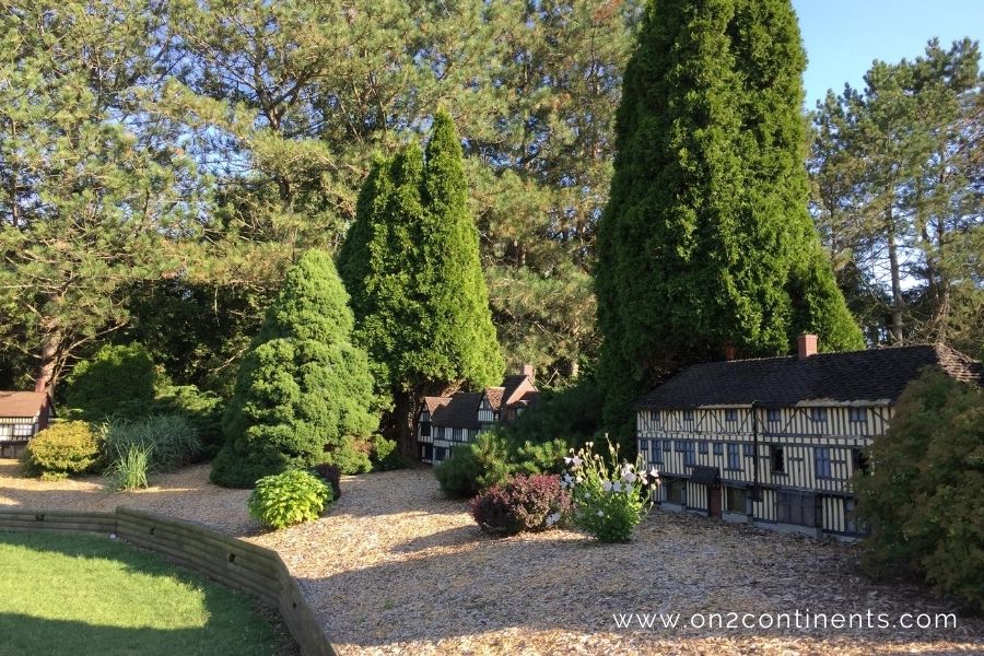 DAY TRIP TO GREENVIEW AVIARIES PARK & ZOO